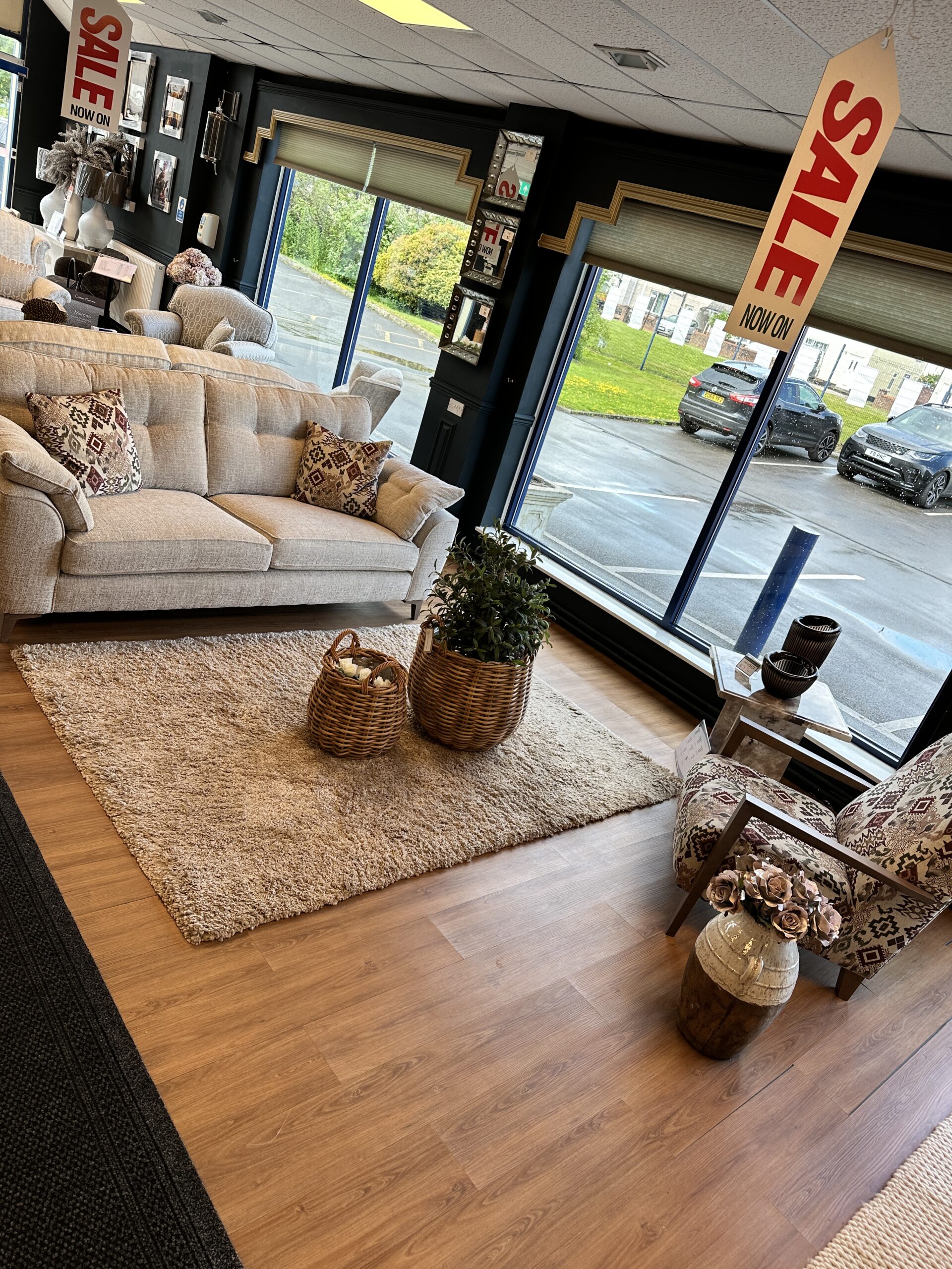Settee & Chair – M Burrows Furniture World